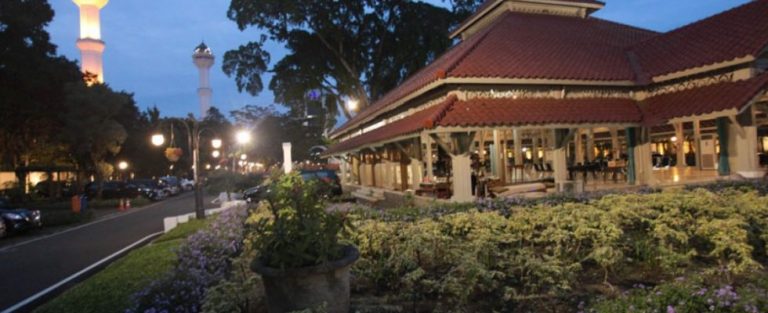 Pendopo, Ikonik Bersejarah Di Pusat Kota Bandung - ZONA LITERASI