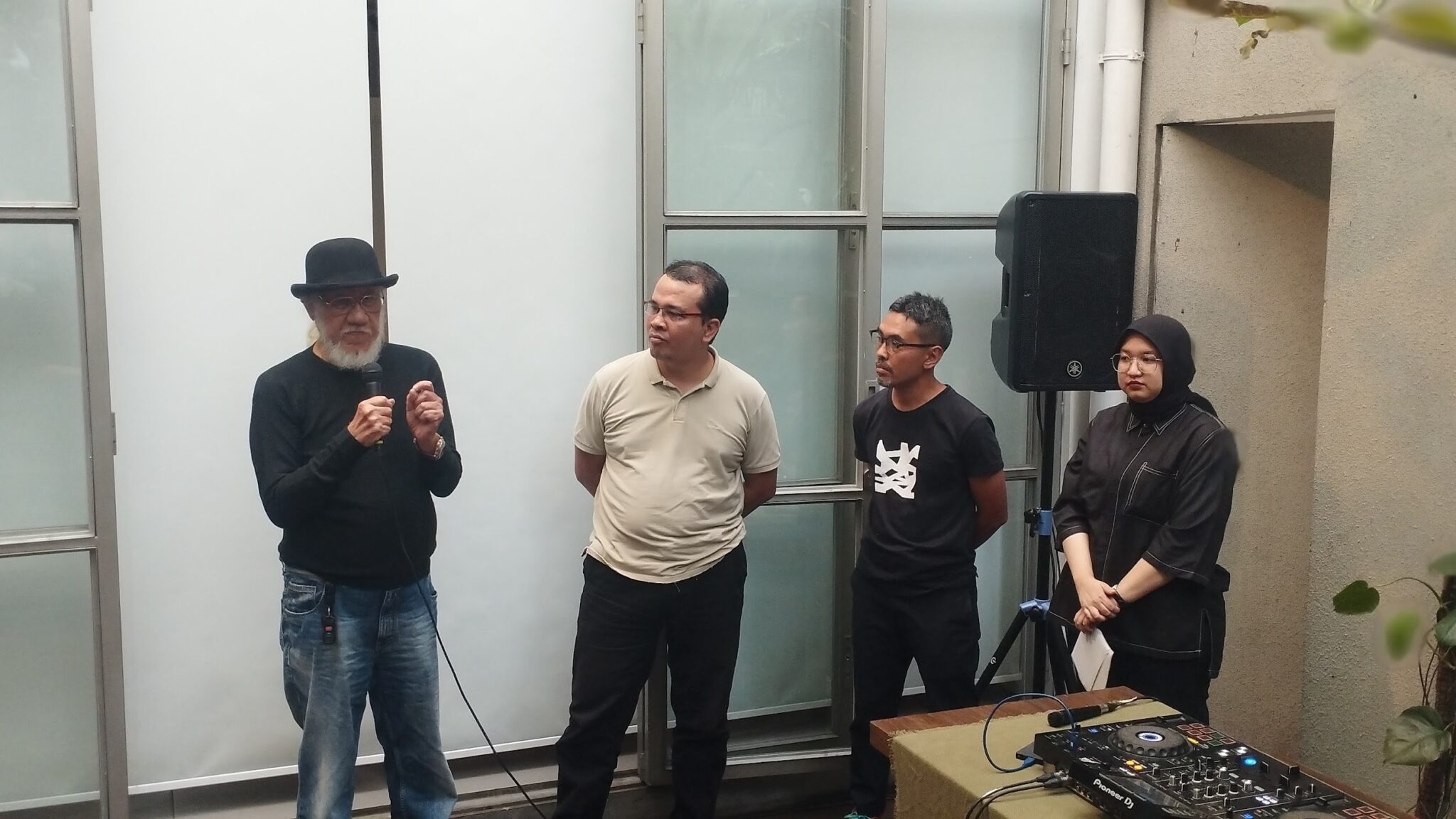 “Breathing Home”: Pameran Maryanto Beb Pertama Di Bandung, Lukisan Yang ...
